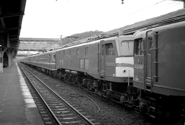 東海道本線 米原 1975年8月16日撮影 KONICA C35